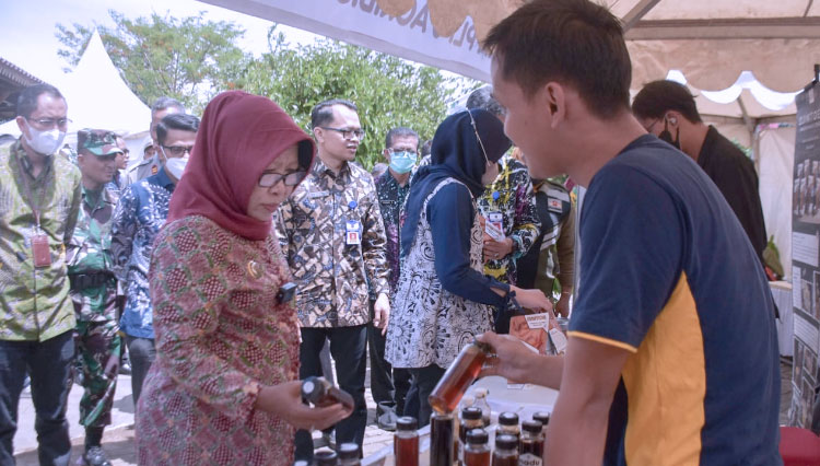 Pameran Pasar Tani 2022, Bupati Tegal Ajak Borong Habis Produk Pertanian - TIMES Indonesia