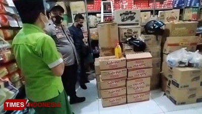 Tumpukan Minyak Goreng Ditemukan di Mini Market Basmalah Paiton ...