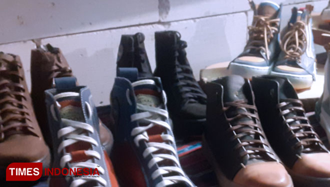 Exodos57 Sepatu Lokal Bergaya Klasik, Berkelas dan Berkualitas - TIMES ...