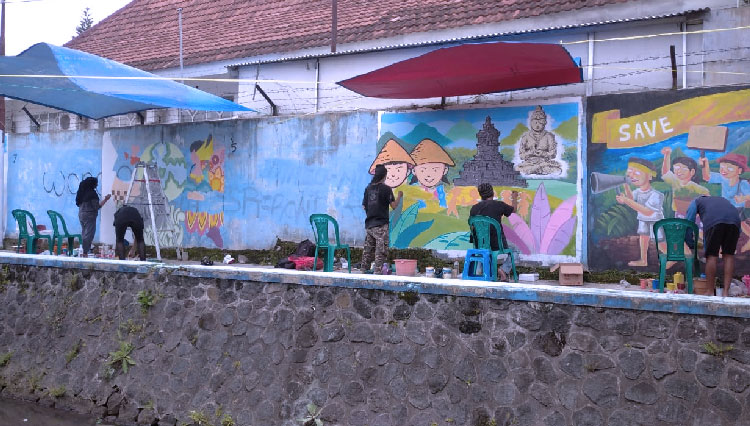 Peringati Hari Bumi, Puluhan Seniman Malang Sampaikan Pesan Lingkungan ...