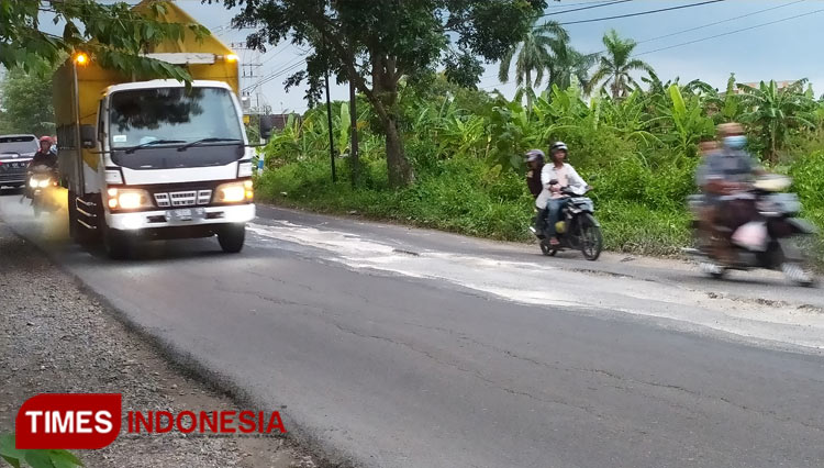 Dampak Arus Dialihkan Akibat Jembatan Ambles, Ruas Jalan di Lamongan ...