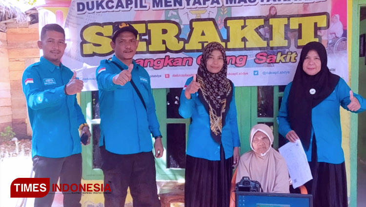 Jemput Bola Rekam Data Kependudukan, Disdukcapil Abdya Aceh Terjun ke ...