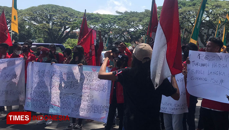 Demo 11 April di Kota Malang, Mahasiswa: Presiden Harus Copot Menteri ...
