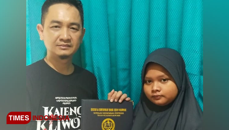 Akhir Kisah Siswi SMK Surabaya, Tak Mampu Bayar Sekolah dan Kontrakan - TIMES Indonesia