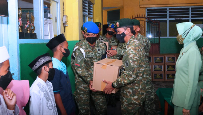 Sambut HUT Ke-61, Divif 2 Kostrad Gelar Bakti Sosial Santuni Anak Yatim ... Sambut HUT Ke-61, Divif 2 Kostrad Gelar Bakti Sosial Santuni Anak Yatim ...
