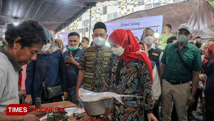 Pasar Bandeng, Tradisi Warga Gresik Jelang Lebaran - TIMES Indonesia