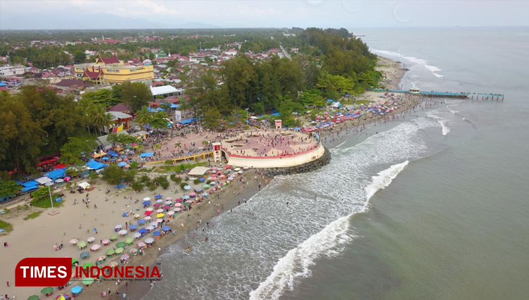 Hari Keenam Festival Pantai Pariaman, Perputaran Uang Tembus 36 Miliar ... Hari Keenam Festival Pantai Pariaman, Perputaran Uang Tembus 36 Miliar ...