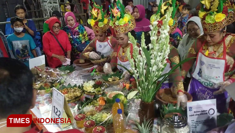 Rindunya Warga Surabaya dengan Festival Rujak Uleg 2022 - TIMES Indonesia