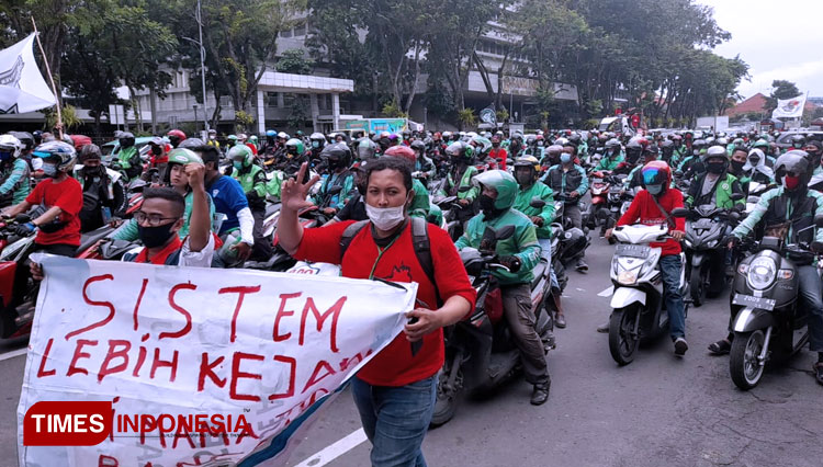 RUU LLAJ, Bisakah Ojol Masuk Kategori Transportasi Umum? - TIMES Indonesia