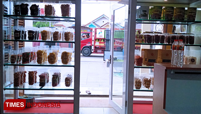 Yuk Berburu Oleh-oleh Khas Kota Banjar di Raffi Snack Sumanding Kulon ...