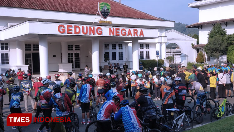 Kadisparbudpora Sumedang Apresiasi Ratusan Pesepeda Ikuti Peringatan ...