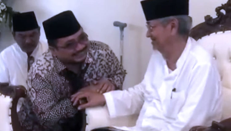 Pulang dari Vatikan, Menag RI Ziarah ke Makam KH Dimyati Rois - TIMES ...