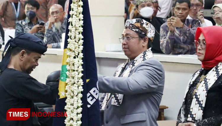 Rapat Paripurna Istimewa Hari Jadi ke-653 Cirebon, DPRD Dukung dan ... Rapat Paripurna Istimewa Hari Jadi ke-653 Cirebon, DPRD Dukung dan ...