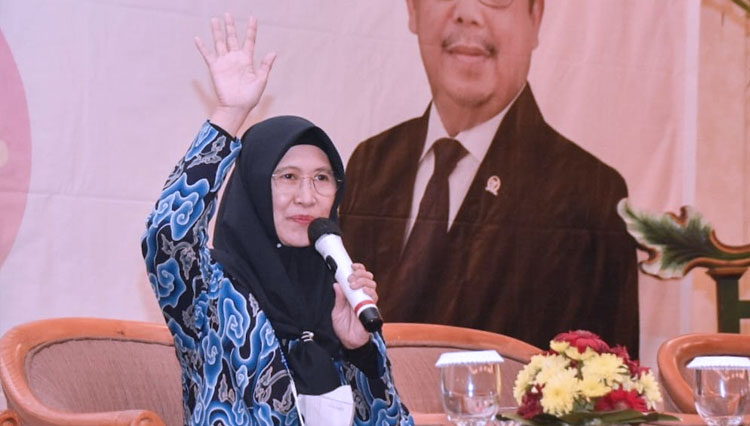 Istri Herman Khaeron Diganjar Penghargaan Sebagai Pembina UMKM di ... Istri Herman Khaeron Diganjar Penghargaan Sebagai Pembina UMKM di ...