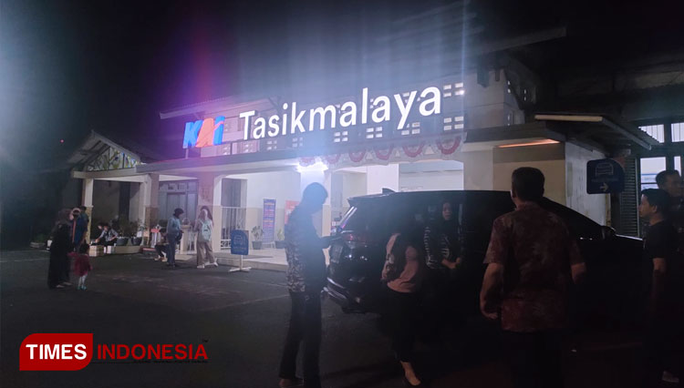 Sambut Hari Kemerdekaan PT. KAI Daop 2 Bandung Hadirkan Tarif Promo ... Sambut Hari Kemerdekaan PT. KAI Daop 2 Bandung Hadirkan Tarif Promo ...