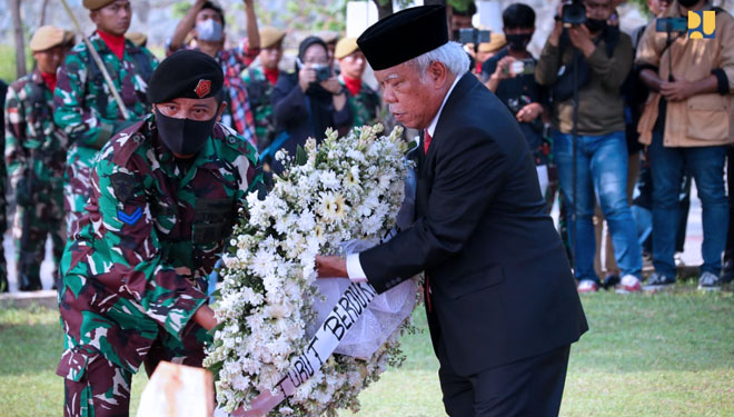 Hantarkan Almarhum Hermanto Dardak, Menteri PUPR RI: Beliau Insan PUPR ...