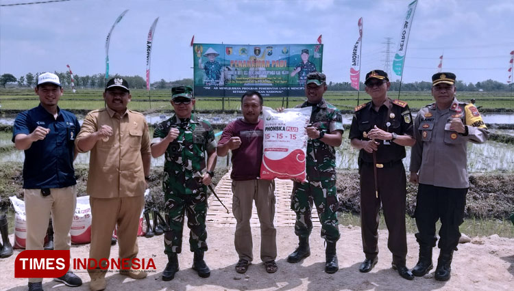 Manfaatkan Lahan Tidur, Petrokimia Gresik Dukung Program TNI AD - TIMES ... Manfaatkan Lahan Tidur, Petrokimia Gresik Dukung Program TNI AD - TIMES ...