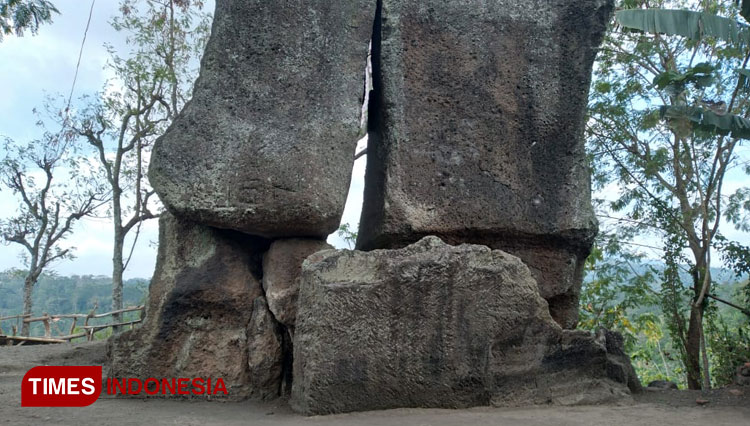 Batu Lawang Bondowoso, Lokasi Semedi yang Menjadi Penanda Musim Kemarau ...