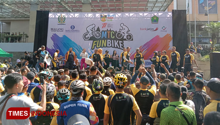 Lepas Lelah Hadirkan Tawa, MTC Fun Bike Hibur Peserta di Garis Finish - TIMES Jatim