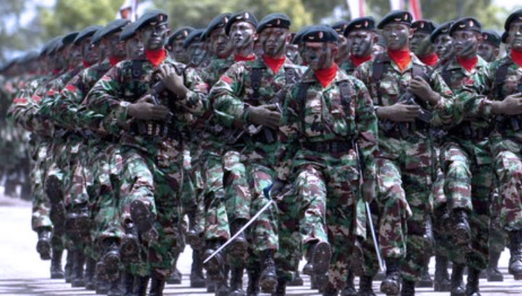 Kapolri Jadi Warga Kehormatan Kostrad, Hubungan TNI-Polri Semakin Solid ...