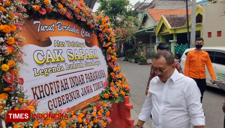 Cak Sapari Berpulang, Para Sahabat Antar Menuju Pusara Terakhir - TIMES ...