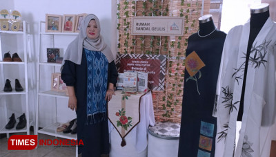 Enneu Herliani, Pengusaha Sandal di Bandung yang Kreatif - TIMES Indonesia