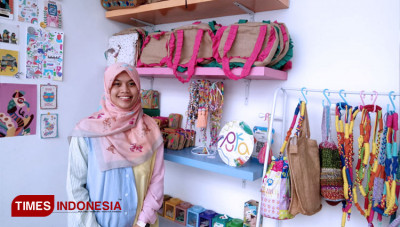 Pulas Katumbiri, Berdayakan Anak Berkebutuhan Khusus dengan Craft - TIMES Indonesia