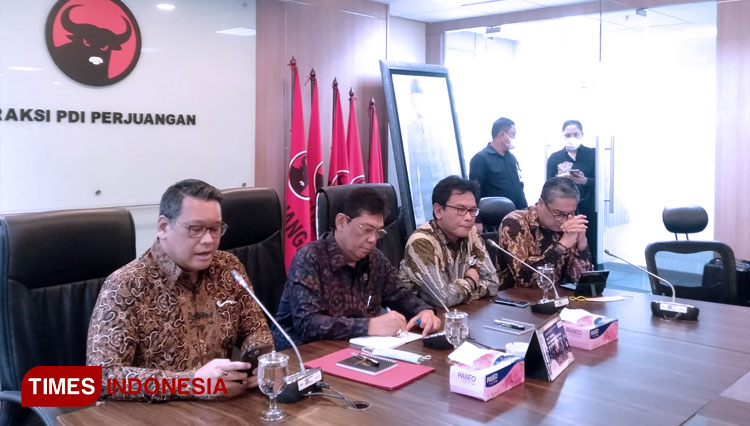 Megawati Instrusikan Kader, DPR RI Bentuk Pansus Tragedi Stadion ...