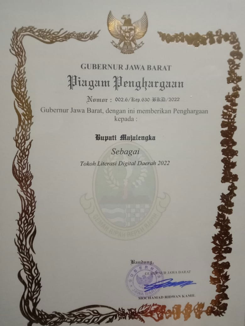 Bupati Majalengka Dinobatkan Jadi Tokoh Literasi Digital Daerah 2022 ...