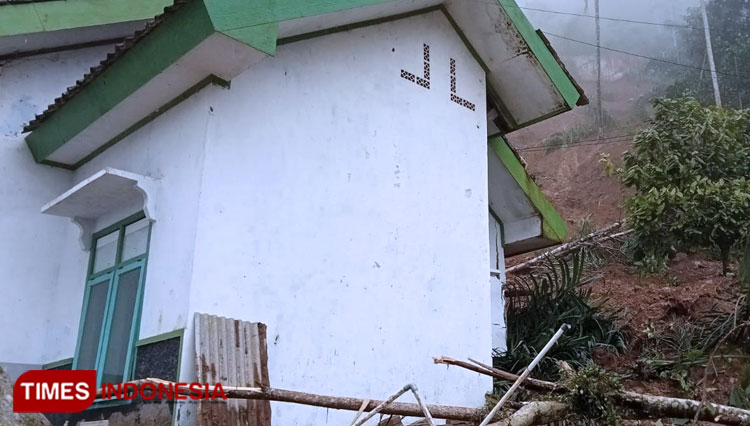 Polindes Karangmulyo Pacitan yang Tertimpa Tanah Longsor Butuh Biaya ...
