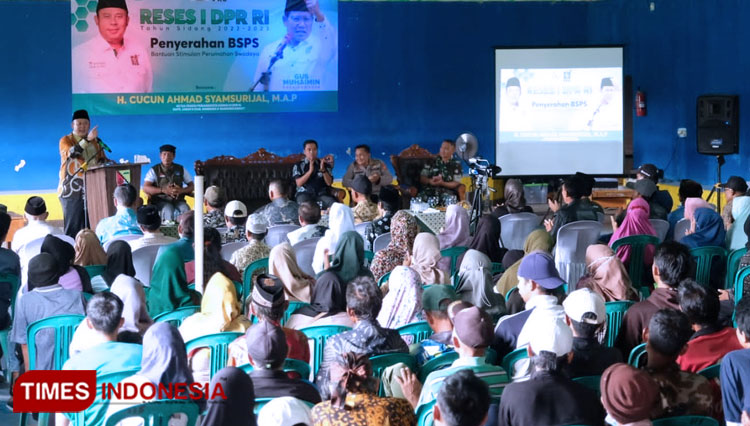 Ketua Fraksi PKB DPR RI Salurkan Program BSPS Kementerian PUPR untuk Ribuan KK - TIMES Indonesia