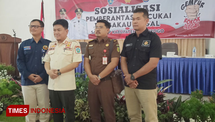 Satpol PP Ponorogo Gencarkan Sosialisasi Pemberantasan Rokok Ilegal - TIMES Indonesia