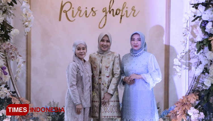 Desainer Riris Ghofir Buka Butik Ketiganya di Surabaya - TIMES Jatim