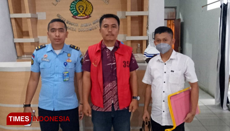 Tipu Toko Bangunan Ratusan Juta, Kejari Pacitan Ringkus Pegawai ...