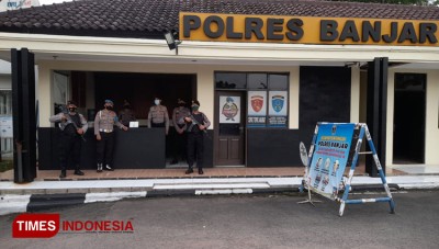 Polres Banjar Perketat Penjagaan, Tamu Wajib Isi aplikasi Buku Tamu ...