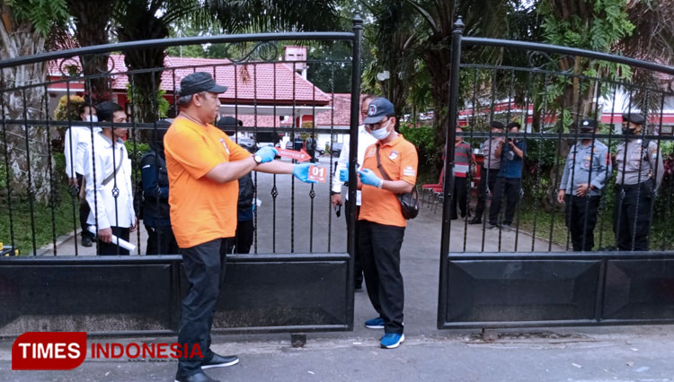 Polisi Olah TKP Empat Titik Perampokan di Rumah Dinas Wali Kota Blitar ...