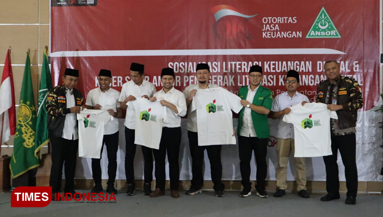 Cegah Jeratan Pinjol, Ansor Jatim Gencarkan Sosialisasi Literasi Keuangan Digital - TIMES Indonesia