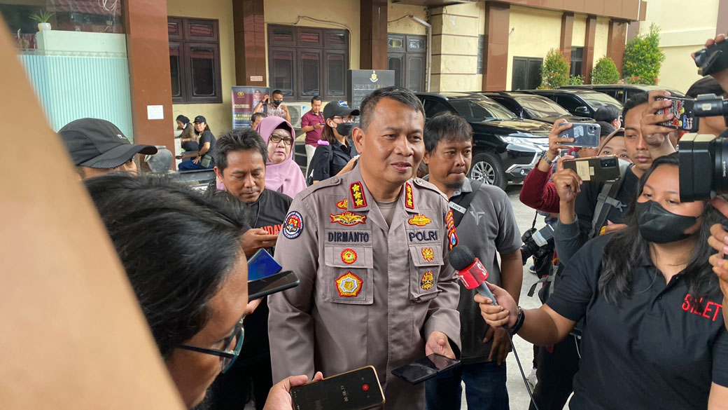 Kasus KDRT Venna Melinda, Ini Kronologi Versi Hotman Paris - TIMES Indonesia