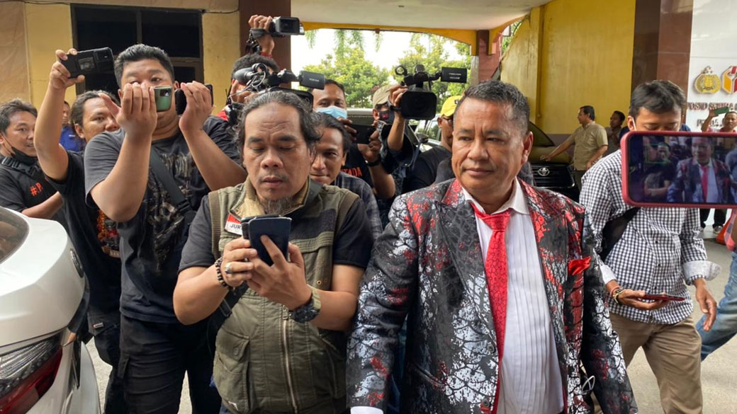 Kasus KDRT Venna Melinda, Ini Kronologi Versi Hotman Paris - TIMES Indonesia