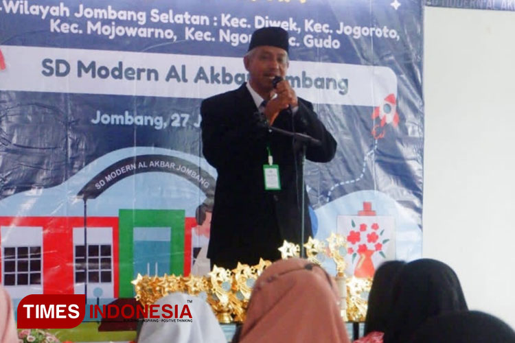 Seru! Begini Suasana Lomba Mewarnai di SD Modern Al Akbar Jombang ... Seru! Begini Suasana Lomba Mewarnai di SD Modern Al Akbar Jombang ...