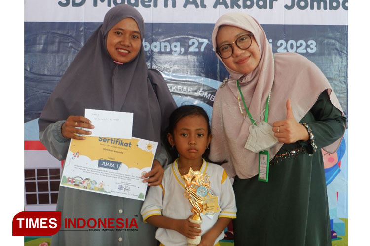 Seru! Begini Suasana Lomba Mewarnai di SD Modern Al Akbar Jombang ... Seru! Begini Suasana Lomba Mewarnai di SD Modern Al Akbar Jombang ...