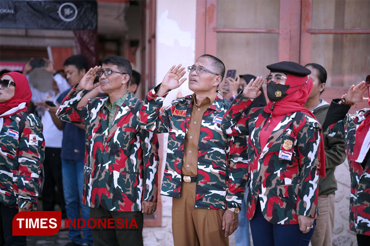 Hadiri Pengibaran Bendera Pataka 23 Januari, Sekda Kota Gorontalo Bilang Begini! - TIMES Indonesia