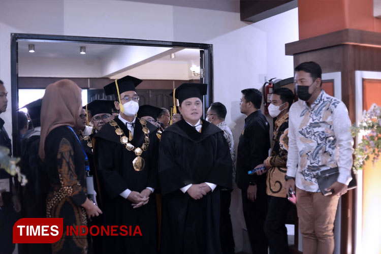 Terima Gelar Doktor Kehormatan di UB Malang, Erick Thohir Paparkan Terobosan Untuk Kebangkitan ...
