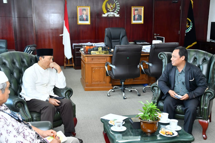 HNW Mendukung Calon Jemaah Umrah First Travel Mendapatkan Haknya ... HNW Mendukung Calon Jemaah Umrah First Travel Mendapatkan Haknya ...
