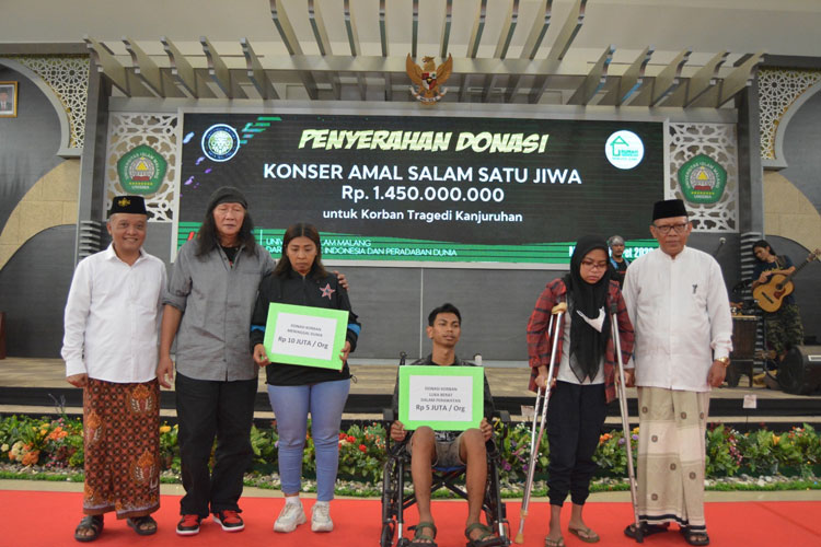 Bersama Rumah Sedekah NU, Sekber Arema Salurkan Donasi 1,4 Miliar untuk ...