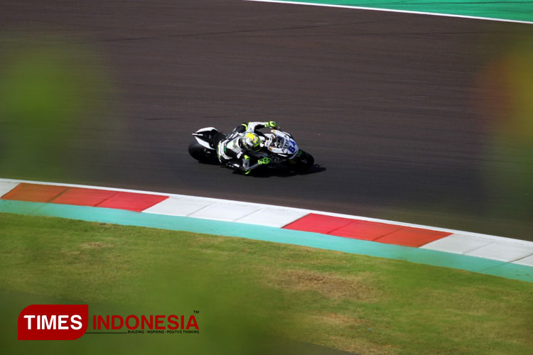 Red Flag Dikibarkan, Crash Terjadi di Race 2 WSBK Mandalika 2023 ...