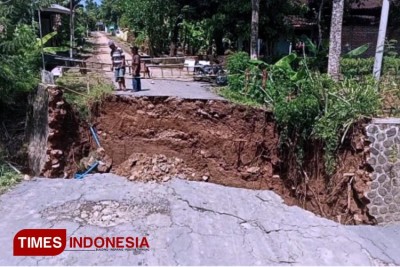 Putus Akibat Banjir Bandang, BNPB Target Jembatan di Bogor Pulih Sebelum Idul Fitri - TIMES ...