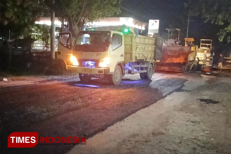 Demi Mudik Lebaran Nyaman, Dua Ruas Jalan Rusak Berat di Kabupaten Ponorogo Diperbaiki - TIMES ...