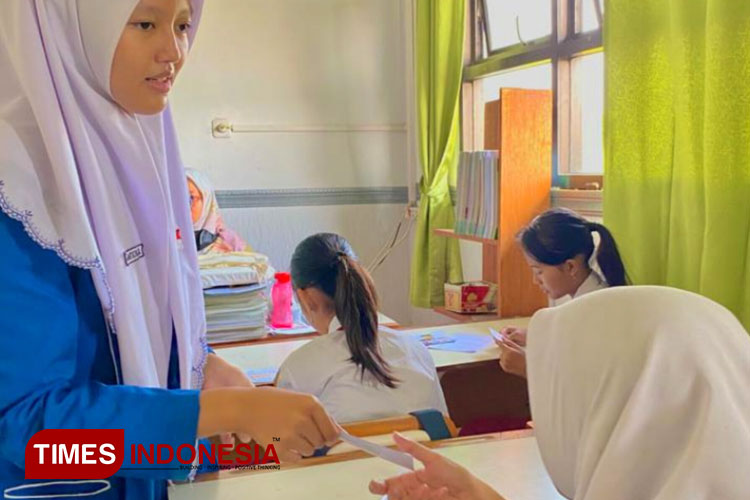 Siswa Sekolah Islam Shafta Surabaya Turun Berbagi Ilmu di Tengah Masyarakat - TIMES Indonesia