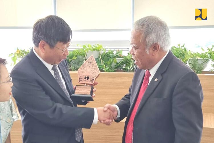 Pertemuan Bilateral dengan Kementerian SDA China, Menteri PUPR RI ...
